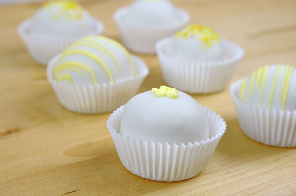 Lemon OREO® Truffles | CANDIQUIK